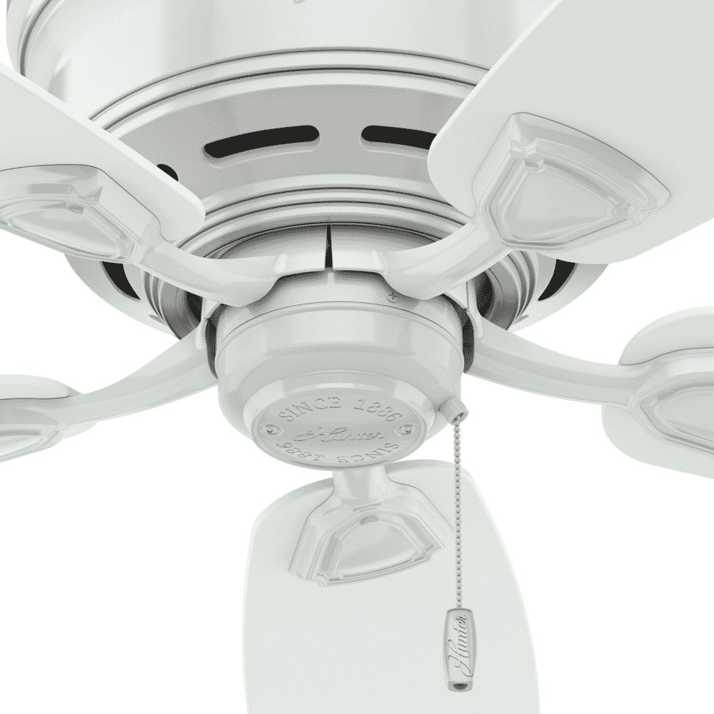 Hunter Sea Wind 48" Indoor/Outdoor Flush Mount Ceiling Fan in White ...